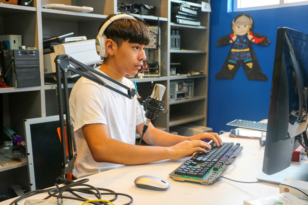 Media and Partner Kit • Family Service