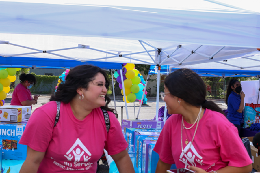 2021 Summer Internship Drive-Thru Celebration • Family Service